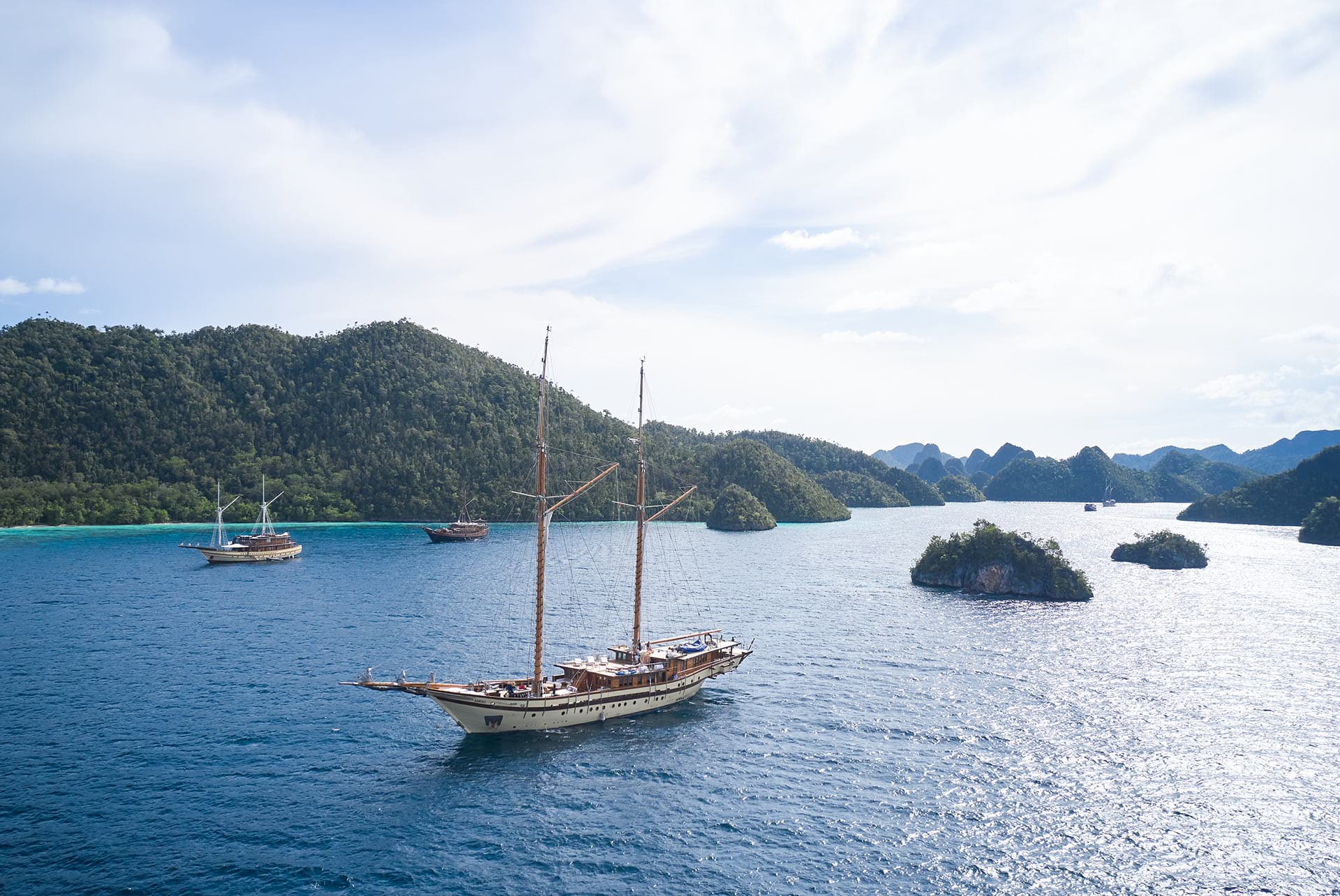 HOME Upwind Solutions - Yacht, Cruise, Management Indonesia